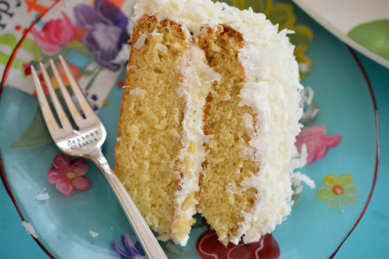 Coconut Cream Layer Cake - Sweet Things By Lizzie | Sweet Things By Lizzie